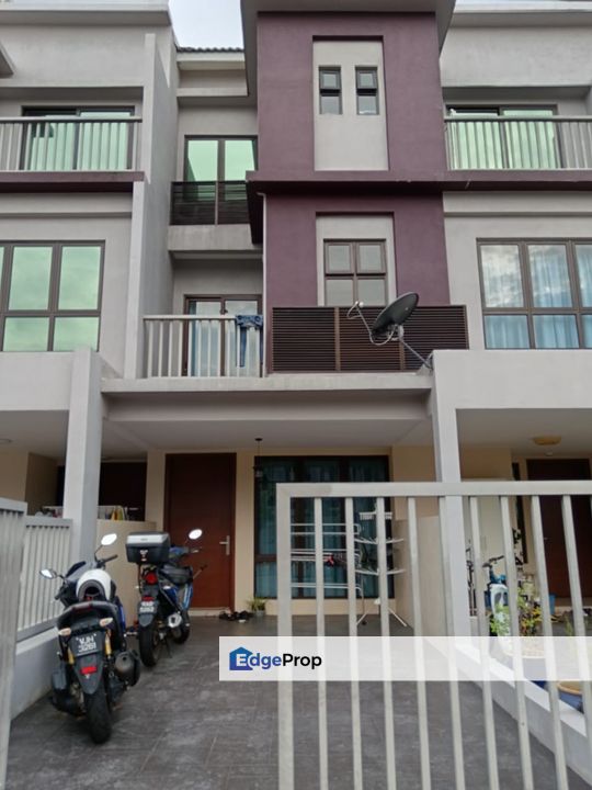 The Strata, 3 Storey Townhouse Bandar Puteri Bangi for Rental @RM2,300 ...