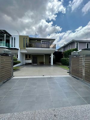 Double Storey Cluster House in Adda Height Maple Red For Sale for Sale ...