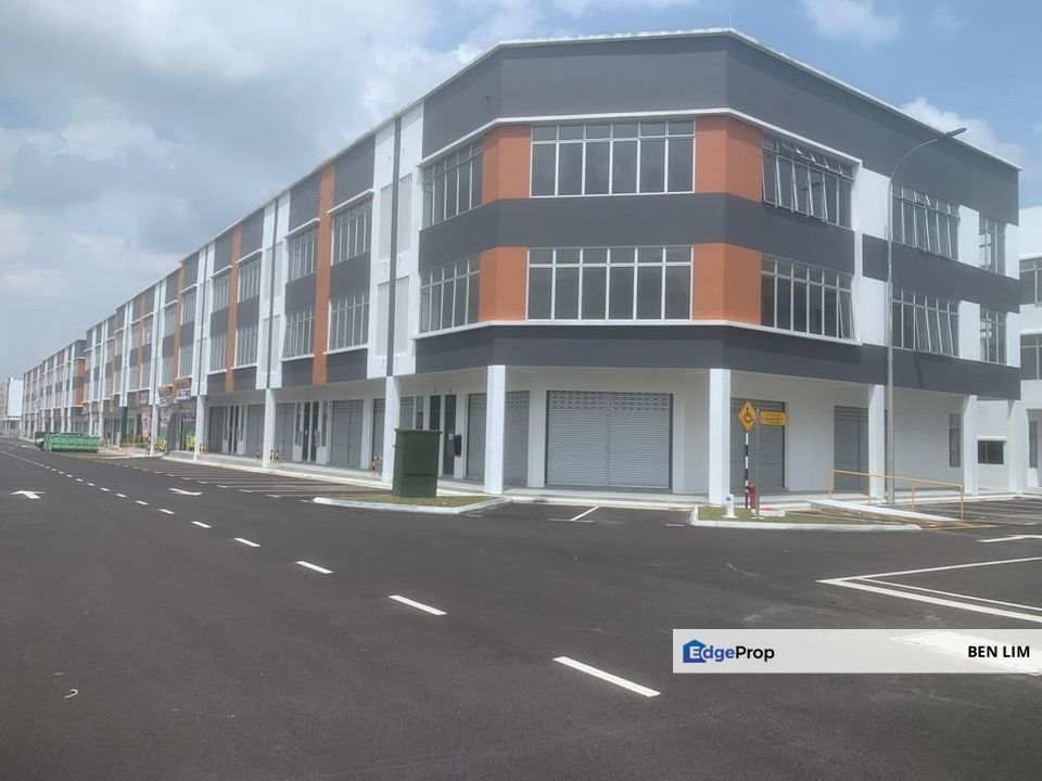 Austin Crest, 3 Storey shop lot, for Sale @RM1,980,000 By BEN LIM ...