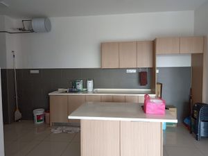 Brand New Puri Tower Low Density Condo near Bukit Puchong Heron for ...