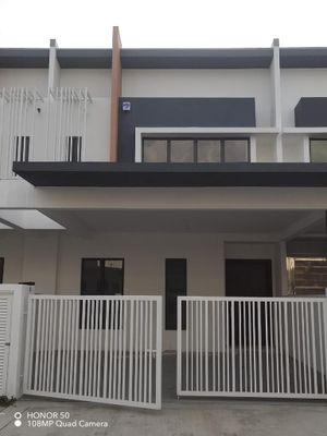 Double Storey House Ara Sendayan Clover Resort Residence, Bandar Sri ...