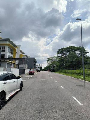 Jalan Cemerlang Lancar Saleng Senai 3 Storey Cluster Factory 60x100 ...