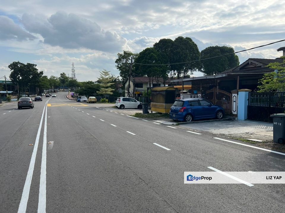 Single storey terrace house in Jalan Defap Johor Jaya for Sale @RM525 ...