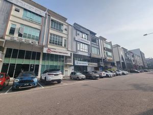 Danga Utama 3 Storey Shop Lot RM1.45Mil Nego for Sale @RM1,450,000 By ...