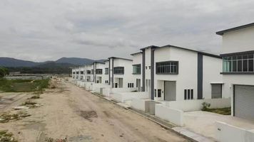 Kawasan Perindustrian Pengkalan 3, Ipoh, Perak🎊1 1/2 Storey SemiD Factory For Sale 🎊High Ceiling ...