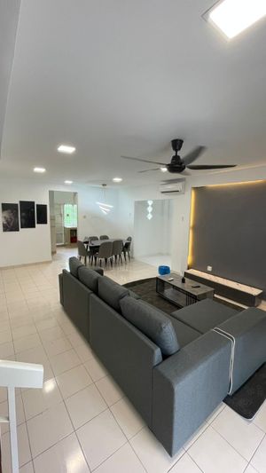 Good Condition Gated Guarded 2 Stry Corner Lot Terrace @ Segar Perdana ...