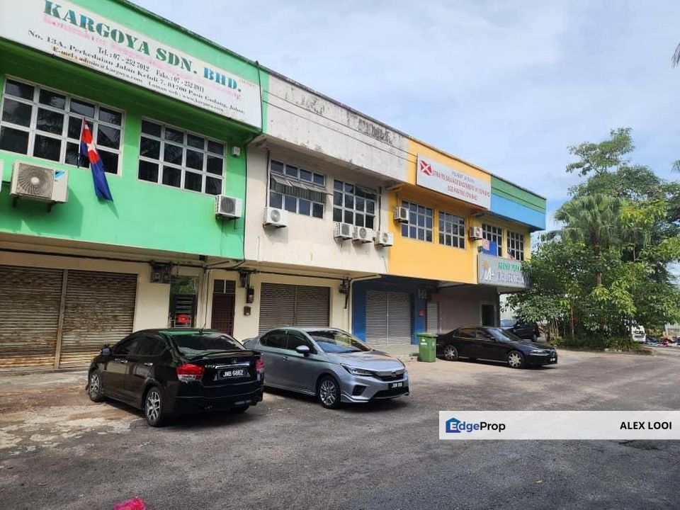 Senai Saleng Taman Mesra Jalan Cermai X 2 Storey Corner Shop Lot Facing ...