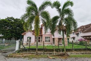 [Back Facing Lake] 2 Storey Bungalow, Pantai Sepang Putra, Tg Sepat, Sg ...