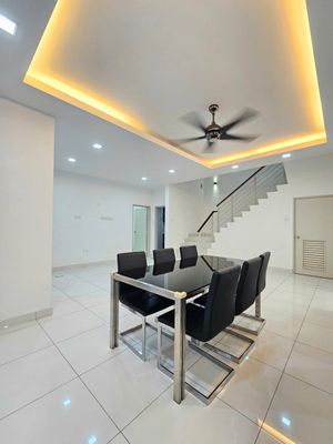 Yellow Horizon Adda Heights *Double Storey Cluster House* • 4+1 ...
