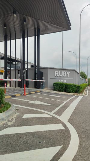 Austin Crest Ruby Fully Furnished Renovated Unit Double Storey Terrace ...