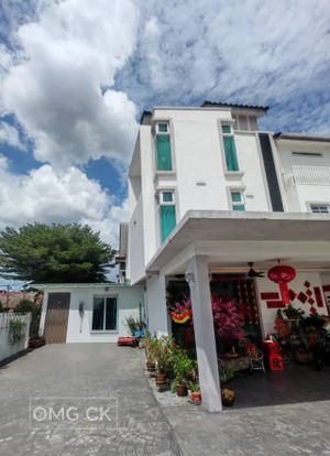 Banting Selangor Triple Storey Corner Lot Semi D House For Sale for ...