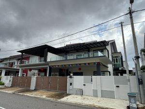 Taman Kluang Perdana Double Storey Semi D (Move in condition) for Sale ...