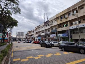 Damansara Utama 4 Storey Shop Selling With Tenancy for Sale @RM6,000 ...
