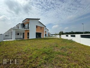 Robin Bandar Rimbayu Double Storey Corner House Unit For Sale * Big ...