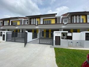 By water Setia Utama 3 Brand New unit Double Storey Below Market for ...