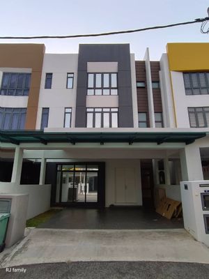 Three Storeys Superlink Ujong Pasir, Tmn 8 Residence for Sale @RM990 ...
