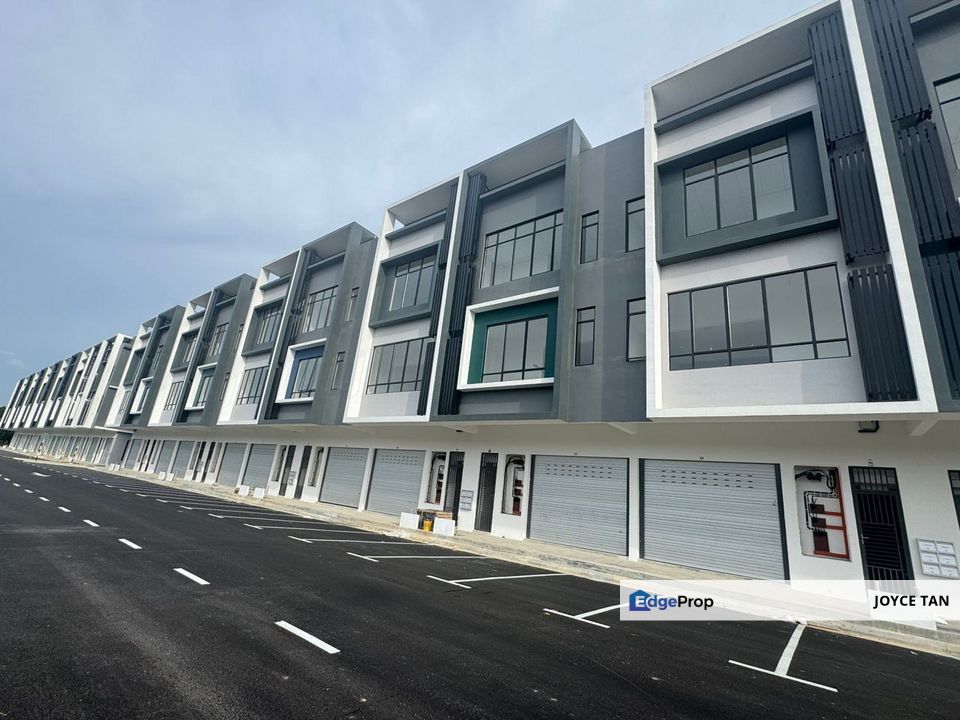 Austin Crest 28x75 Endlot (Gf & 2nd floor) for Rental @RM11,000 By ...