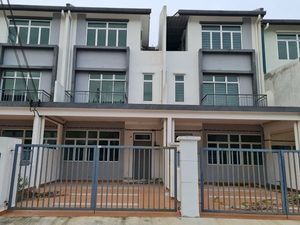 Acacia @ Taman Pulai Mutiara 2.5 Storey Terrace House Gated & Guarded ...