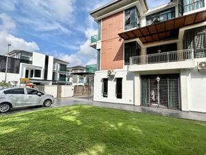 3 storey cluster corner unit with big land for Sale @RM1,400,000 By ...