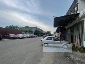 Pandamaran Jaya 1.5 Storey Link Industrial Good Condition Prime ...