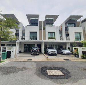 3-Storey Terrace House Lake Point Residence Cyberjaya, Renovated for ...