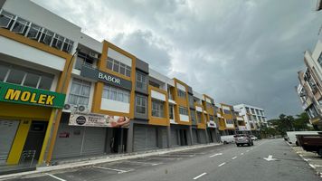 Molek Hub, Taman Molek for Rental @RM5,800 By JOAN YEE | EdgeProp.my