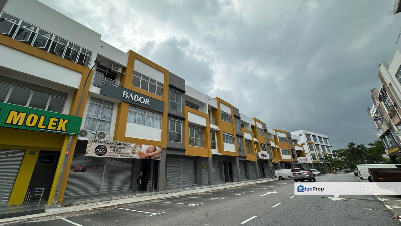 Molek Hub, Taman Molek for Rental @RM5,800 By JOAN YEE | EdgeProp.my