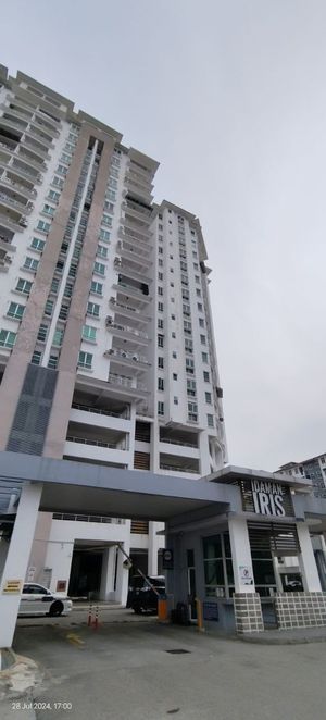 Fully Renovated Interiors at Apartment Idaman Iris, Sungai Ara for Sale ...