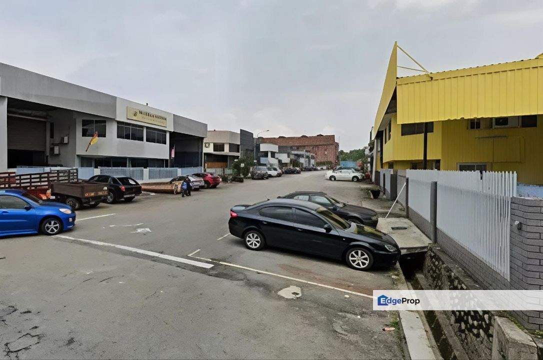 Taman Universiti 1.5 Storey Terrace Factory for Rental @RM4,200 By ...
