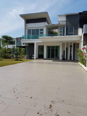 Taman Nusa Duta Double Storey Semi-D House End Lot Super Big Land Size ...