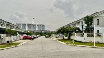 CYBERJAYA Laman View Laurel Renovated Freehold Double Storey Terrace ...