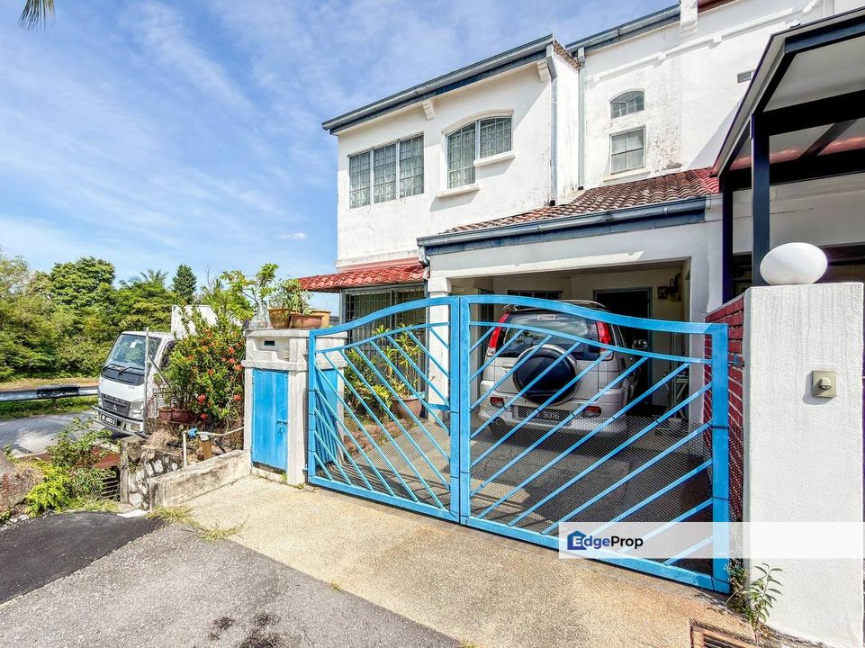 For Sale - End Lot Double Storey USJ 12, Subang Jaya for Sale @RM650,000 By NOR AZHAR | EdgeProp.my