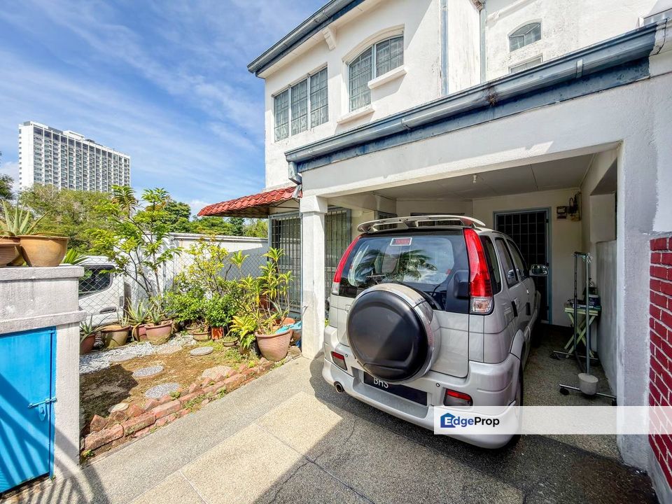 For Sale - End Lot Double Storey USJ 12, Subang Jaya for Sale @RM650,000 By NOR AZHAR | EdgeProp.my