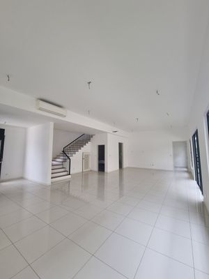 Freesia Residence: Bungalow Style Living 2 Storey Park Villa with ...