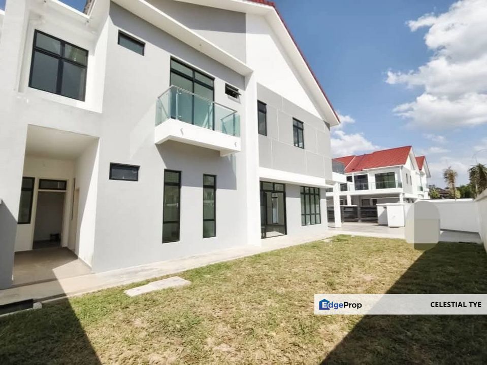 Tmn Mount Austin, Austin Mutiara, Double Storey Cluster Corner House ...