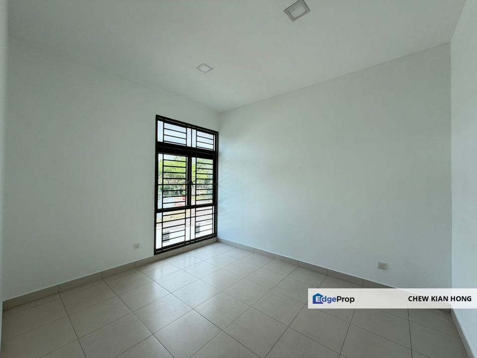 Maple Red Precinct Adda Heights Cluster House Corner Lot for Sale for ...