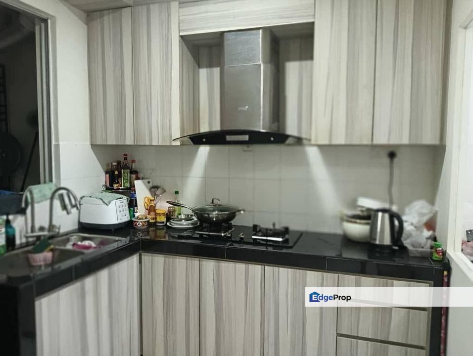 Apartment Scott Tower @ Larkin/ 15 Min To CIQ/ 2 Parking for Sale ...