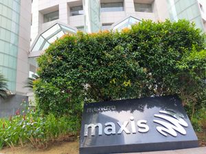 Maxis Tower next to Petronas Twin Tower for Rental @RM43,621 By IVONNE ...