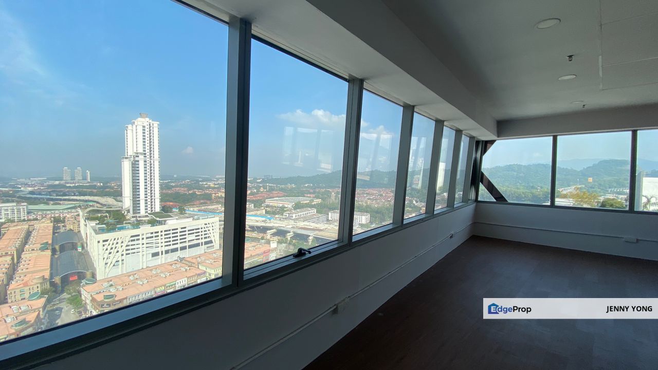 Cascades Corporate Office Tower. Kota Damansara, Menara Mitraland ...