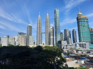 KLCC View The Binjai On The Park Level 6 KLCC Kuala Lumpur for Rental ...