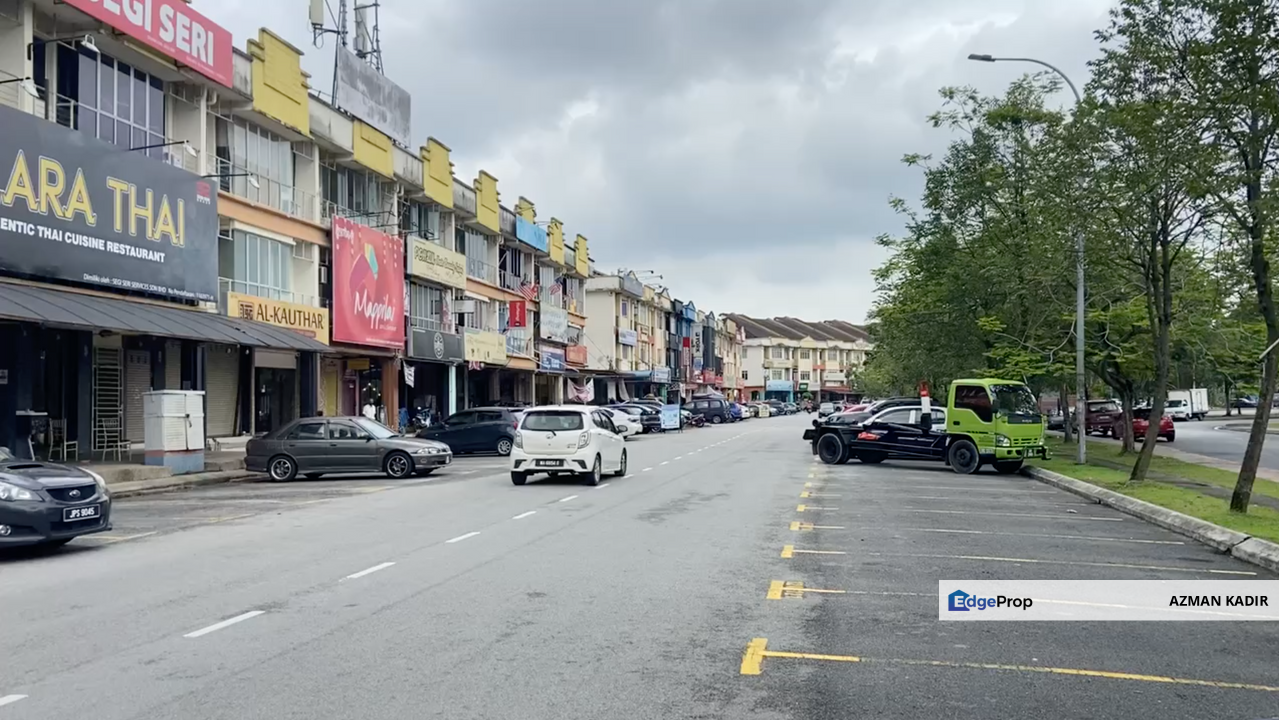 End Lot 3 Storey Shop Seksyen 23 Shah Alam next to AEON Big for Sale ...