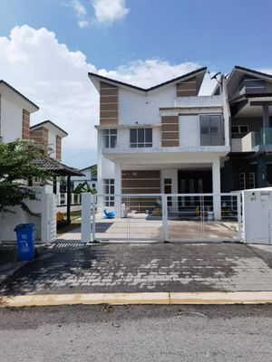 Greenhill Residence@Shah Alam,Selangor,Partially Furnished 2 Storey ...