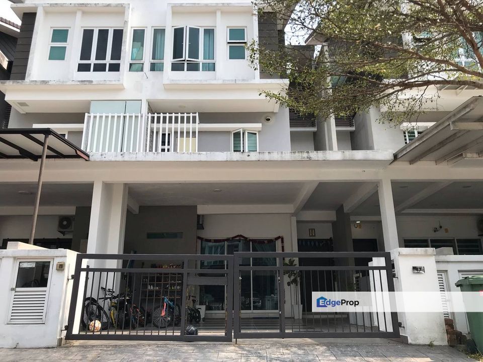 BEAUTIFUL RENOVATED 3 STOREY LINK HOUSE TIARA SOUTH SEMENYIH for Sale ...