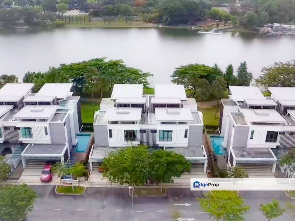 VIEW TASIK RENOVATED 3 Storey Twinvilla Semi D Fera Residence Presint 8 ...