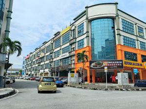 Serdang Perdana Office with lift, partly furnish with rooms for Rental ...