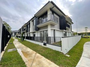 Brand New 2 Storey Lakeside & Garden homes Elemen Residence , Bandar ...
